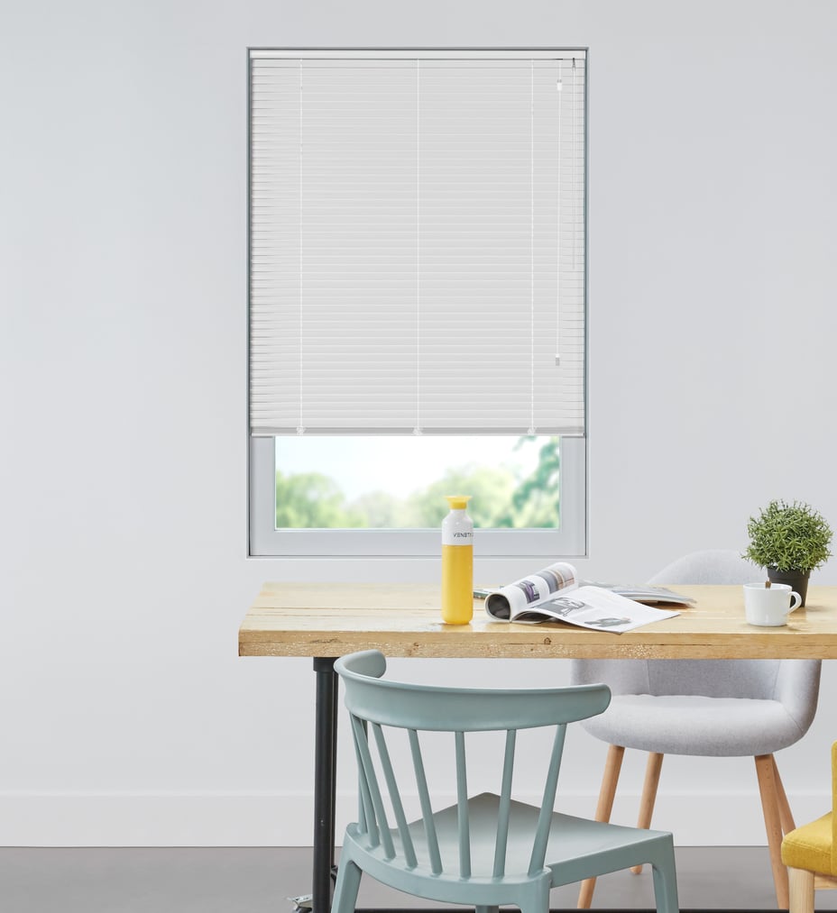 Aluminium Jaloezieën Allure Op Maat - Crisp White 7030 - Veneta.com